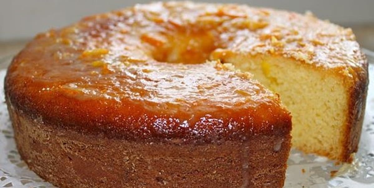 Bolo de laranja molhadinho, uma delícia que me recorda a casa da vovó Bolo de laranja molhadinho, uma delícia que me recorda a casa da vovó