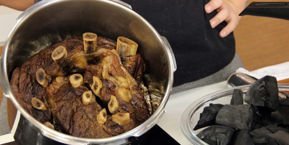 Churrasco De Costela Com Linguiça Na Panela De Pressão Que Delícia