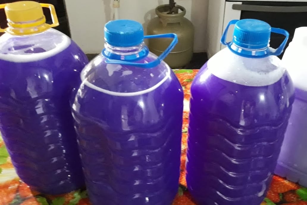 Detergente de lavanda, além de lavar, ele também dá brilho aos alumínios